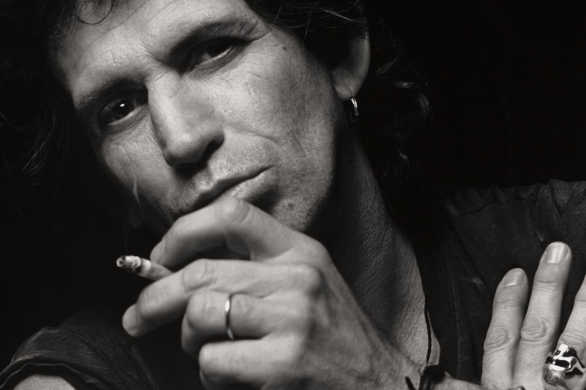 DISCOANÁLISIS: KEITH RICHARDS INSISTE EN QUE HABLAR ES FÁCIL (PERO EN ...